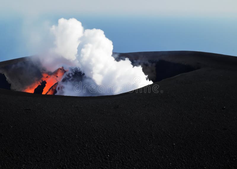 Vulkanai stock abbildung. Illustration von fotographie - 282247442