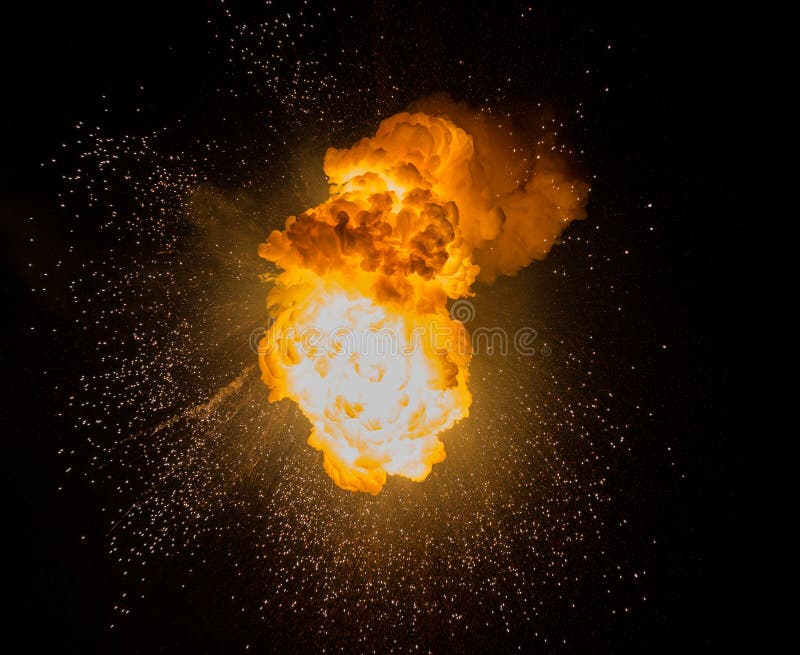 Vuurbol: explosie stock afbeelding. Image of nave, exploderen - 43948343