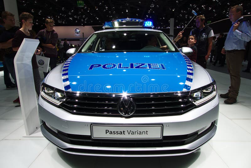 VW-Polizeiwagen An Den IAA-Autos Redaktionelles Foto - Bild von modern ...