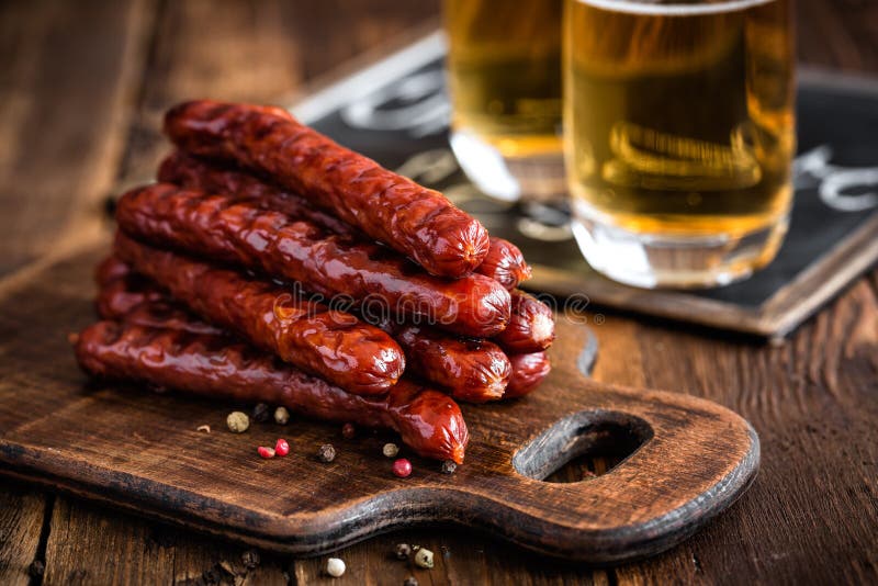 Wurst und Bier stockbild. Bild von rustikal, publikation - 37685115