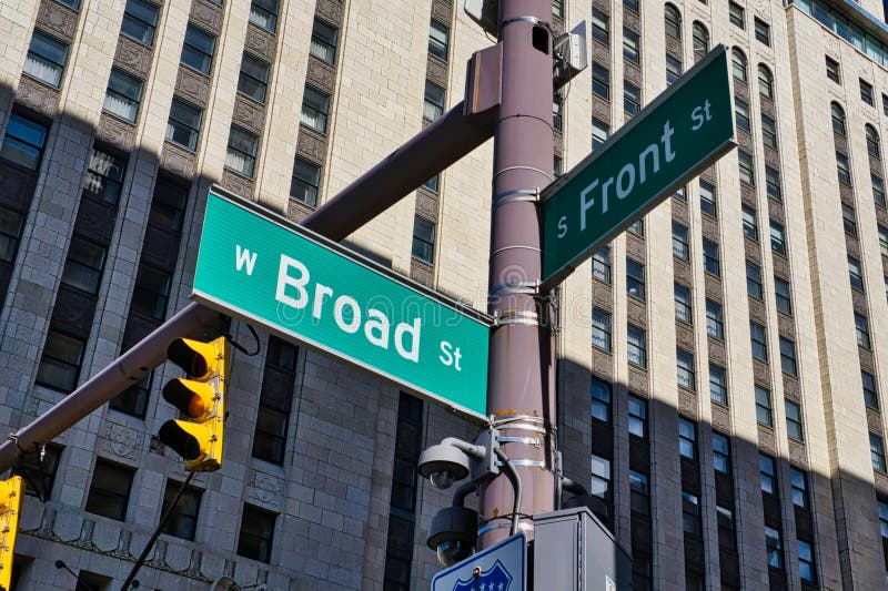 W Broad St & S Front St in Columbus Oh USA 2022 Stock Photo - Image of ...