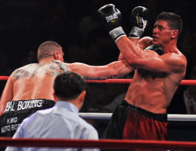 Wach Catches Fields Heavyweight Boxing Editorial Photography - Image of ...