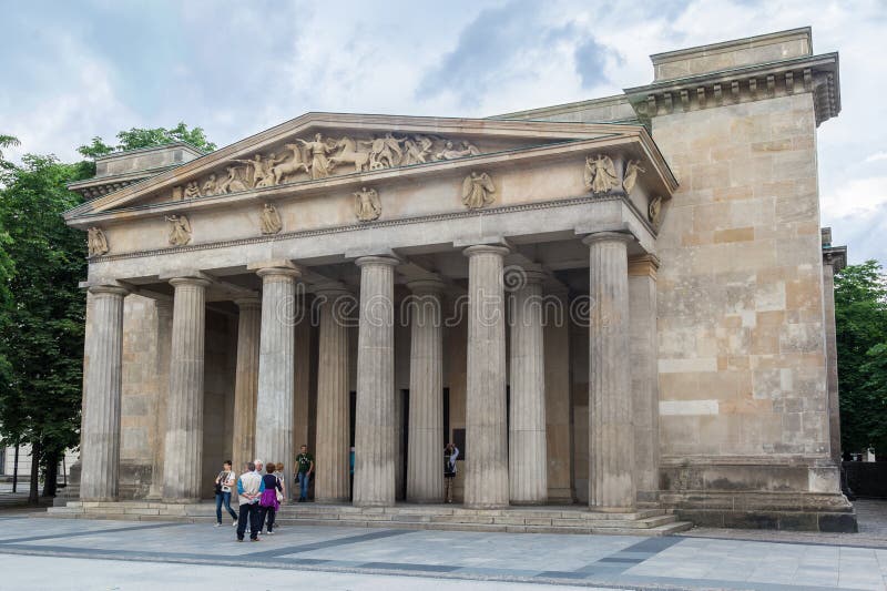 Wache Berlín de Neue foto editorial. Imagen de conmemorativo - 40789936