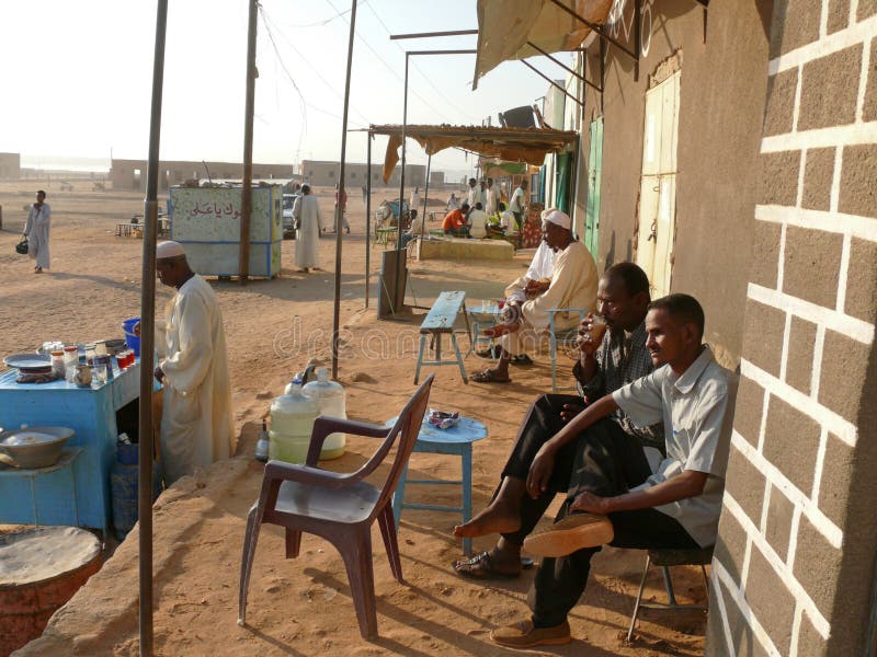 WADI -, - HALFA SUDAN, LISTOPAD 19, 2008: Dwa Nieznajomego - Nubijczycy ...