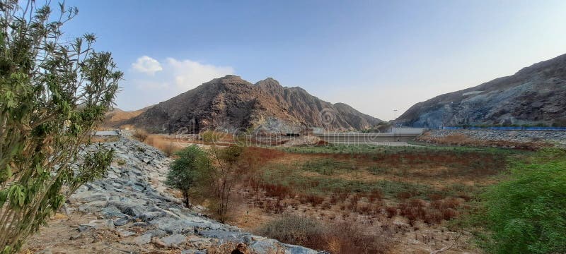 Wadi shawka dam mountain stock photo. Image of hill - 251111264