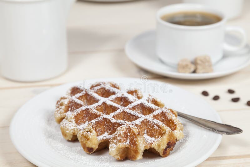Waffel Mit Einem Tasse Kaffee Und Einem Honig Stockbild - Bild von ...