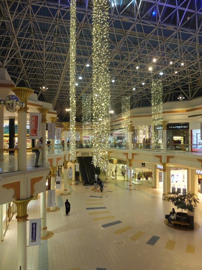 Wafi Mall in Dubai, UAE editorial photo. Image of buyer - 38378461