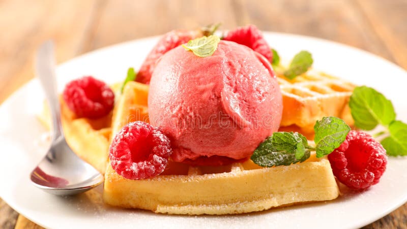 Wafle y helado foto de archivo. Imagen de galleta, sorbete - 142941890