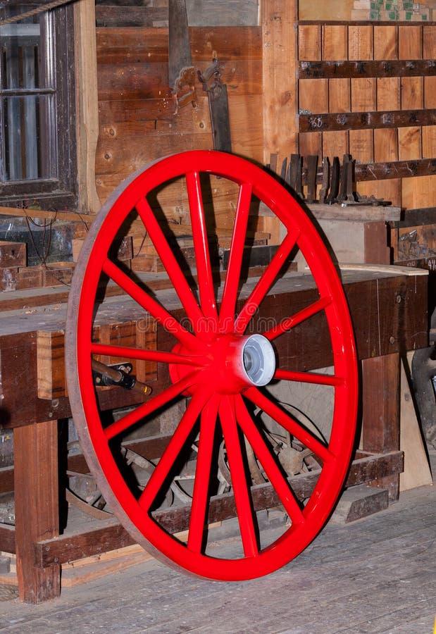 Old Rustic Wagon Wheel Red Barn Stock Photos - Free & Royalty-Free ...