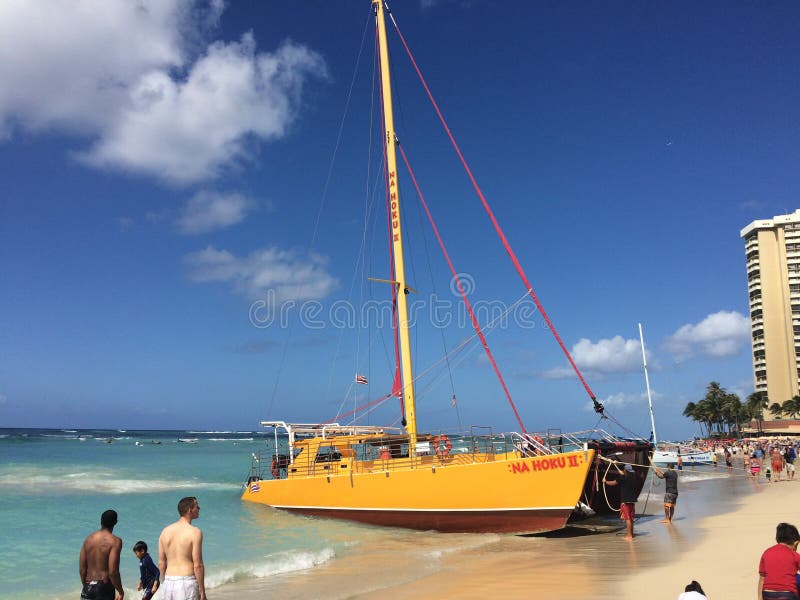 Waikiki Beach Sail Boat editorial stock image. Image of oahu - 91353979