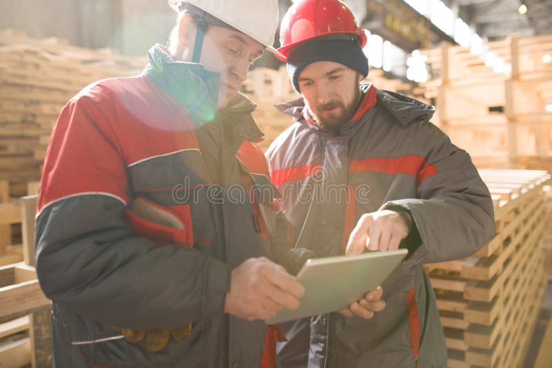 Workers Using Tablet at Plant Stock Image - Image of production ...