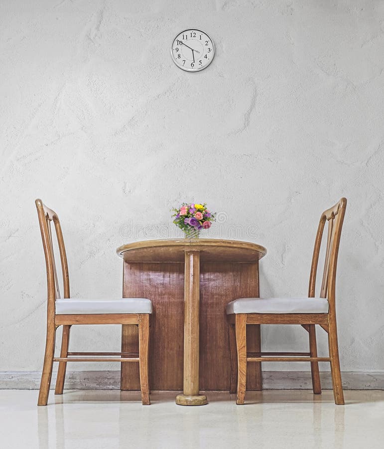 Waiting for dinner stock illustration. Illustration of time - 53755993