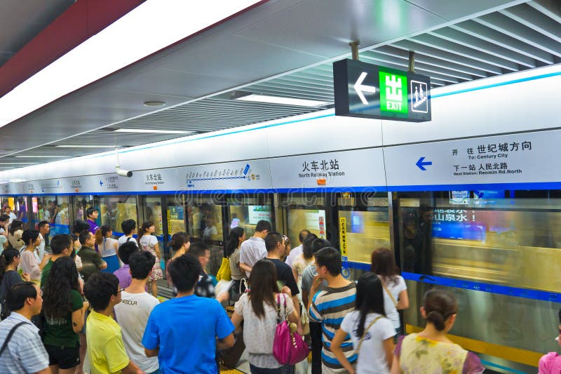 Waiting subway editorial photo. Image of transportation - 20140121