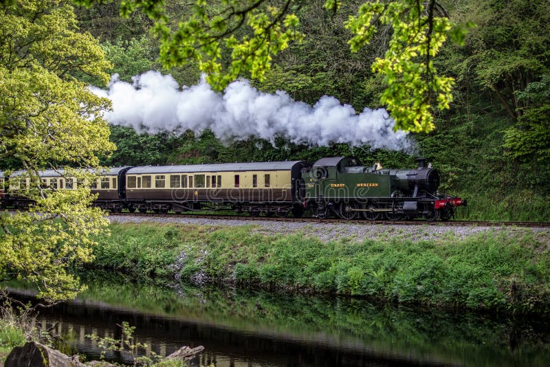 Staverton Bridge River Dart Dartington , Devon Stock Image - Image of ...