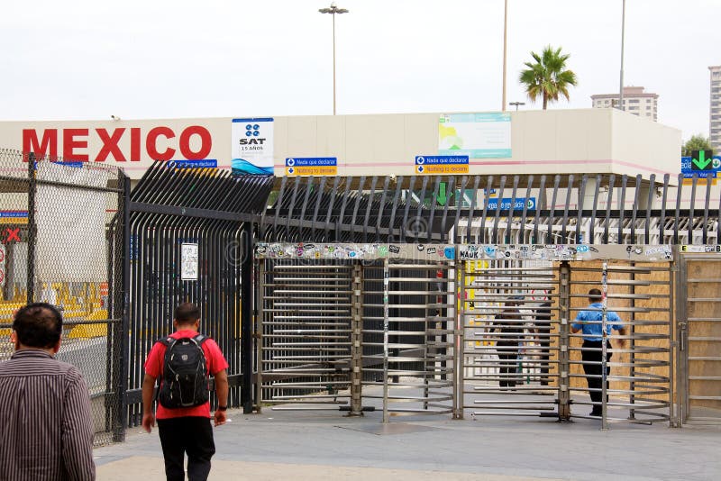 USA Border Inspection Station Editorial Stock Image - Image of ...