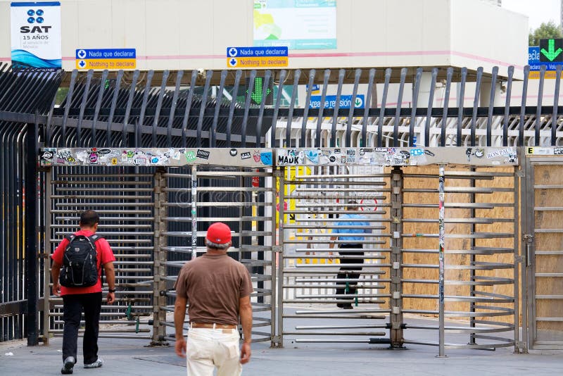 USA Border Inspection Station Editorial Stock Image - Image of ...