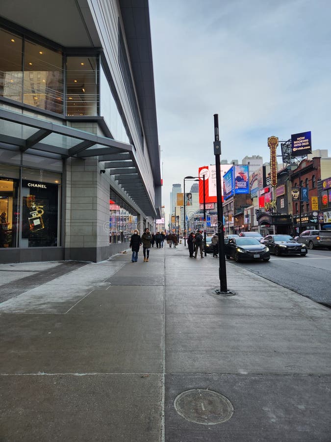 Walking Around Downtown Toronto Editorial Photography - Image of ...