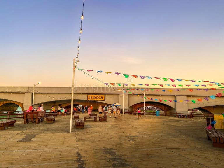 Walking on the Beautiful Puerto Progreso Editorial Stock Image - Image ...
