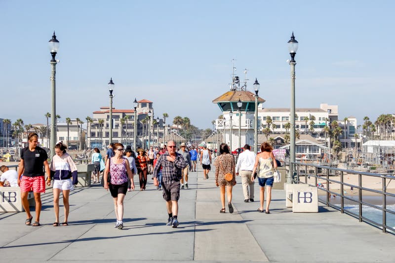 Walking the HB pier editorial image. Image of beach - 178011925