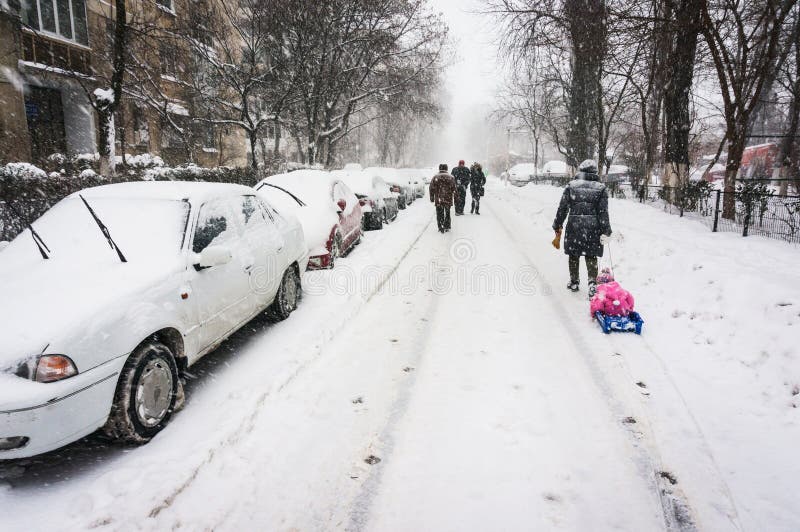 Winter street scene editorial photography. Image of recreation - 37122392