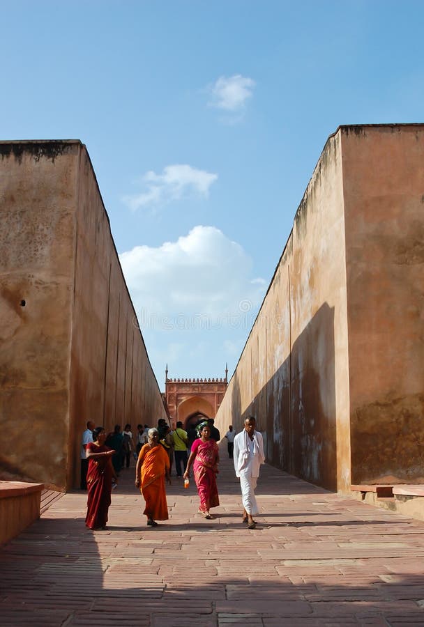 Walkway in Agra Fort, India. Editorial Photography - Image of palace ...