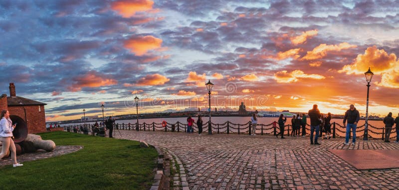 Walkway at Albert Dock in Liverpool, England during Sunset Editorial ...