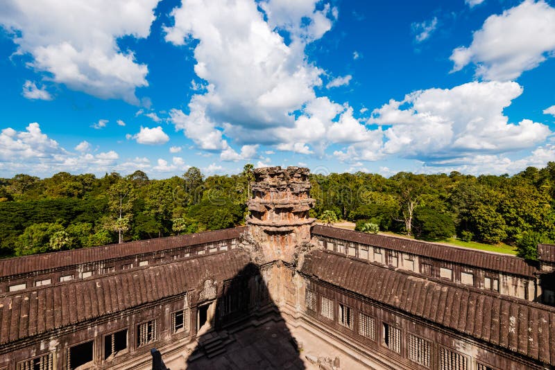 Golden Angkor Wat stock image. Image of hinduism, destination - 129748013