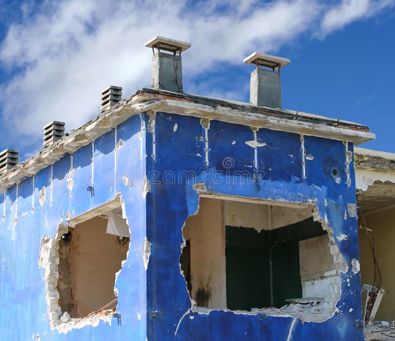 Wall of a destroyed house stock photo. Image of home - 116477674
