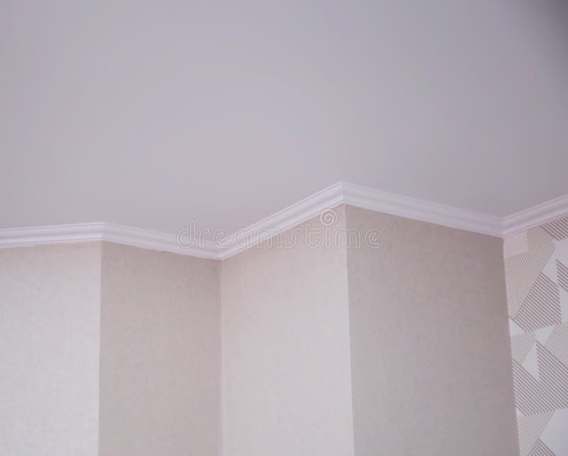 Wall with Different Angles and Skirting Boards in the Room. Design ...