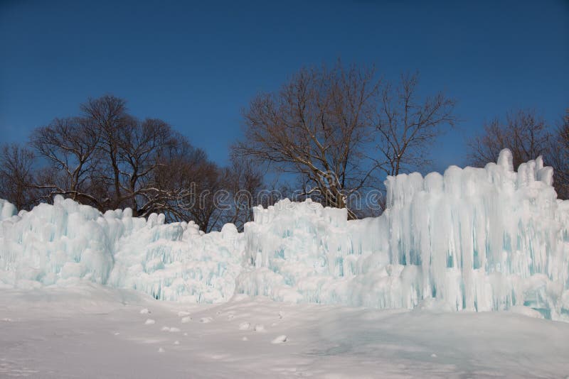 Wall of the Ice Castle editorial photography. Image of structure - 49974667