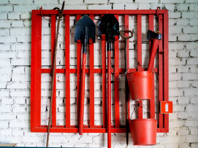 Wall-mounted Fire Shield with Fire-fighting Tools. Shovel, Hook , Axe ...
