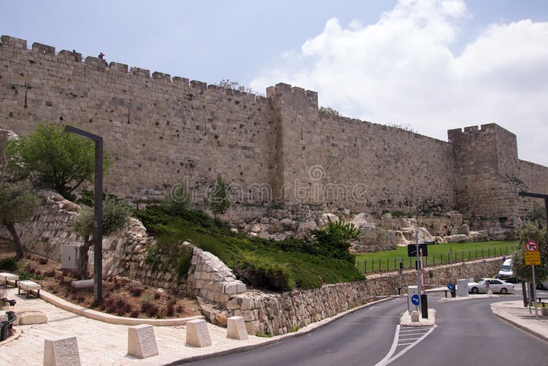 The wall of old Jerusalem stock image. Image of outdoors - 31048979