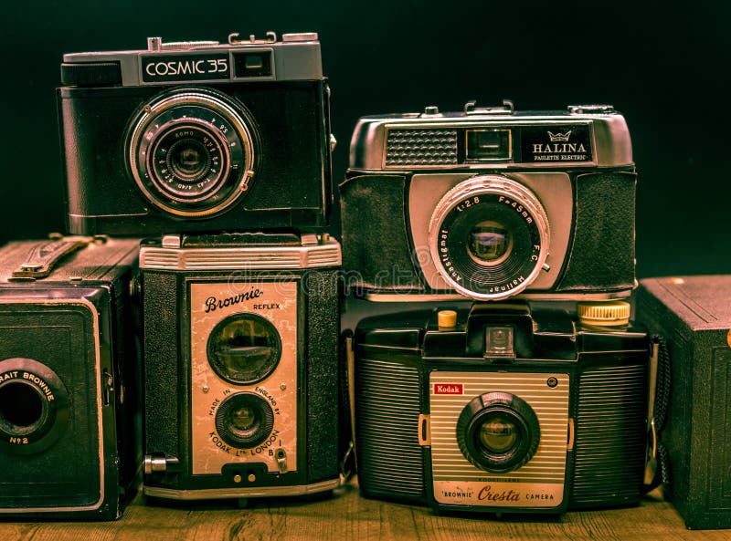 Wall of Old Vintage Cameras Editorial Stock Photo - Image of oldest ...