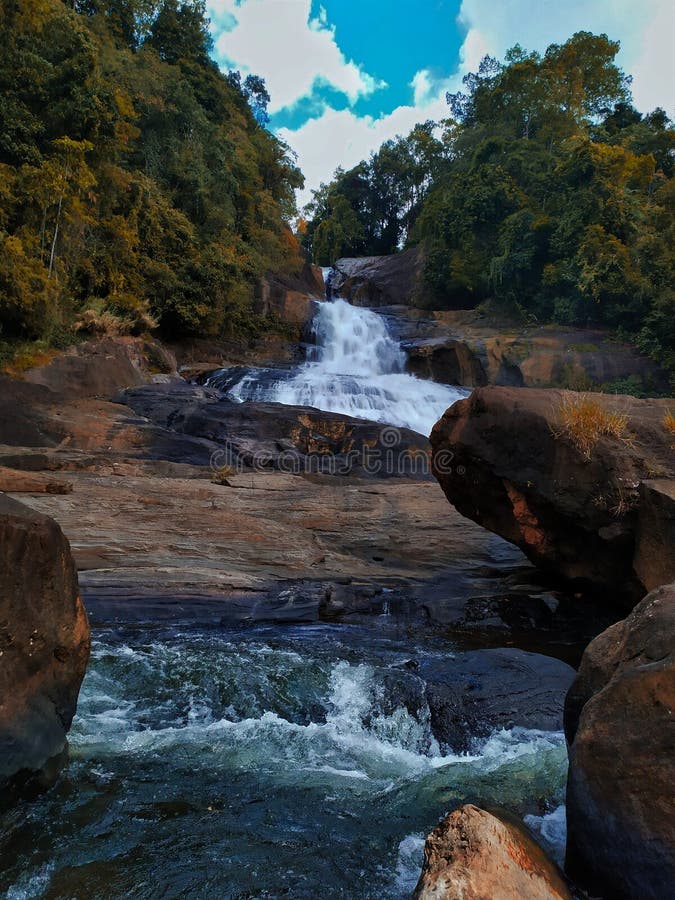 Bopath Ella Waterfall Sri Lanka Stock Image - Image of mete, landscape ...