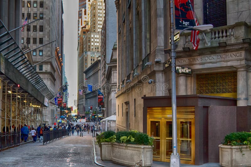 Street Art Wall Painting editorial stock image. Image of face - 55853559