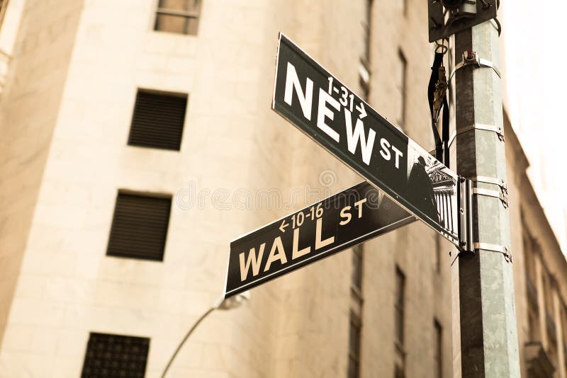 Wall street sign editorial stock image. Image of city - 20508719