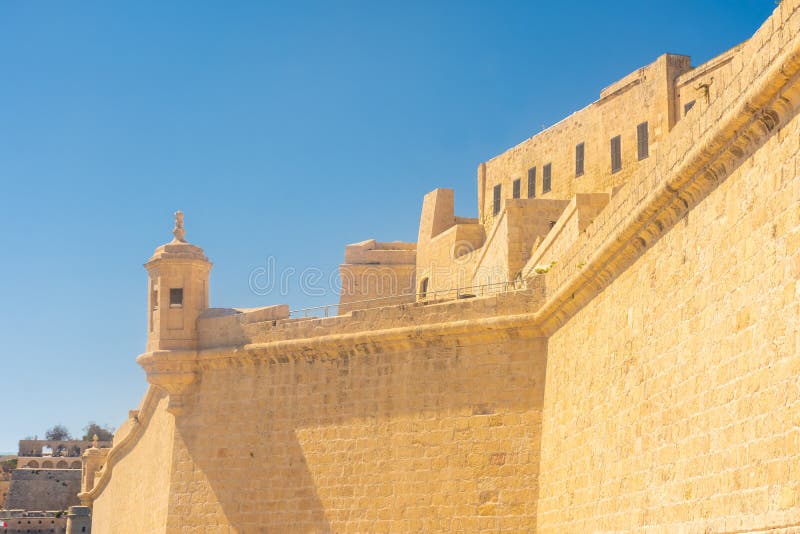 Walls of the Birgu Castle, Malta Stock Photo - Image of grand, bastion ...