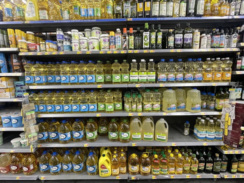 Walmart Grocery Store Cooking Oil Section Editorial Stock Image - Image ...