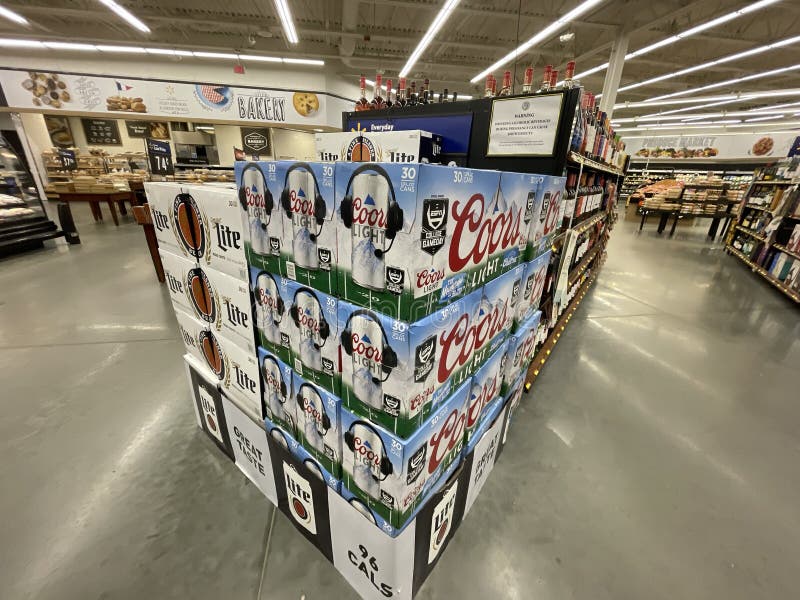 Walmart Grocery Store Coors Beer Holiday Display Editorial Photography ...