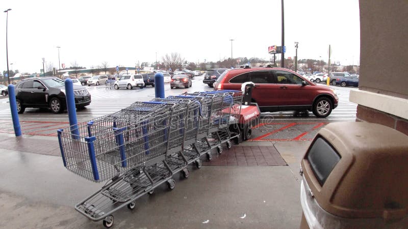 Walmart Super Center Line of Shopping Carts Editorial Stock Image ...