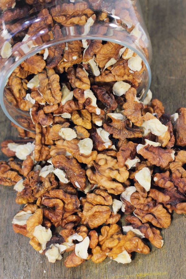 Walnuts Vitamins for the Brain Stock Photo - Image of brain, shell ...