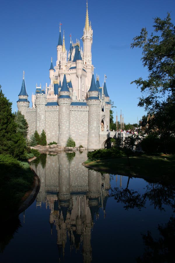 Walt Disney Castle at Magic Kingdom Editorial Photography - Image of ...