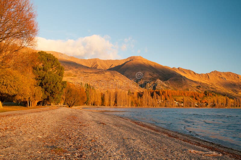 Lago Wanaka foto de archivo. Imagen de visita, invierno - 31379496