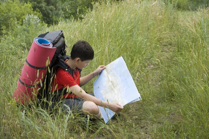 Wanderer mit der Karte stockfoto. Bild von menschlich - 5391058