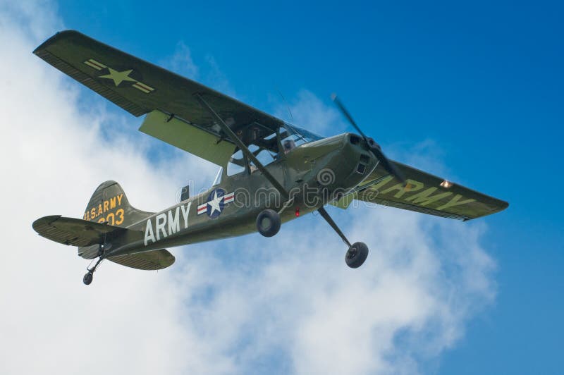 Warbirds - Bird Dog in Flight Editorial Stock Image - Image of prop ...
