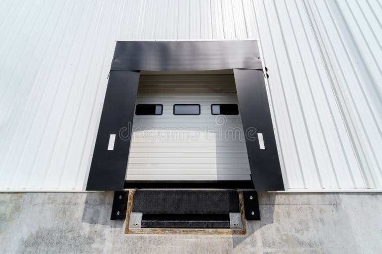 Warehouse Gate for Loading and Unloading Cargo in a Distributed Center ...