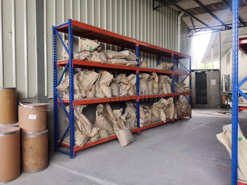 Warehouse Medium Storage Shelves Editorial Photo - Image of jianbsp ...