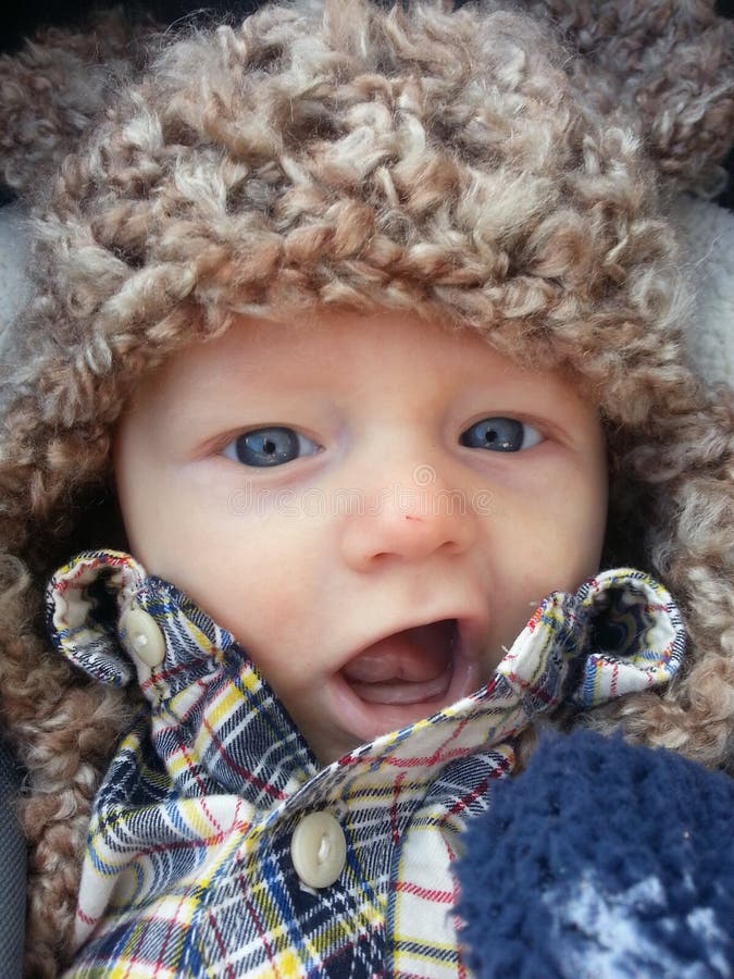 Warm Geklede baby stock afbeelding. Image of gipsplaat - 42837797