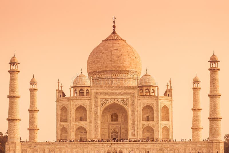 Overview of the Taj Mahal stock photo. Image of india - 13009410