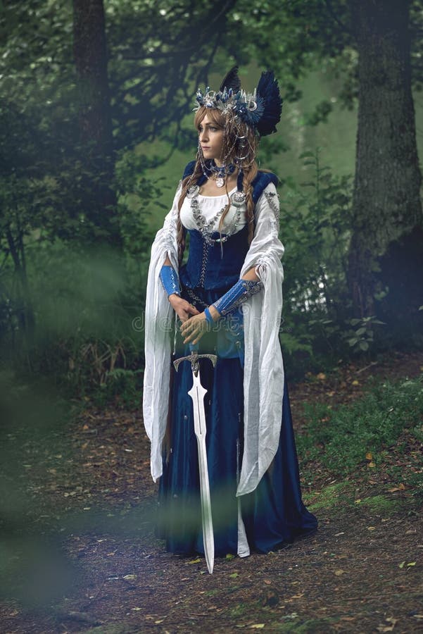 Warrioress De Valkyrie No Traje Da Pega Imagem de Stock - Imagem de ...